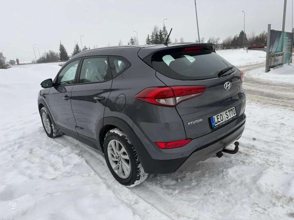 Grey Hyundai Tucson 2016 in Utena, with an engine capacity of 2.00 L and mileage of 181 thousand km for 9750 €, photo 7 on AUTOMOTO.COM.LV