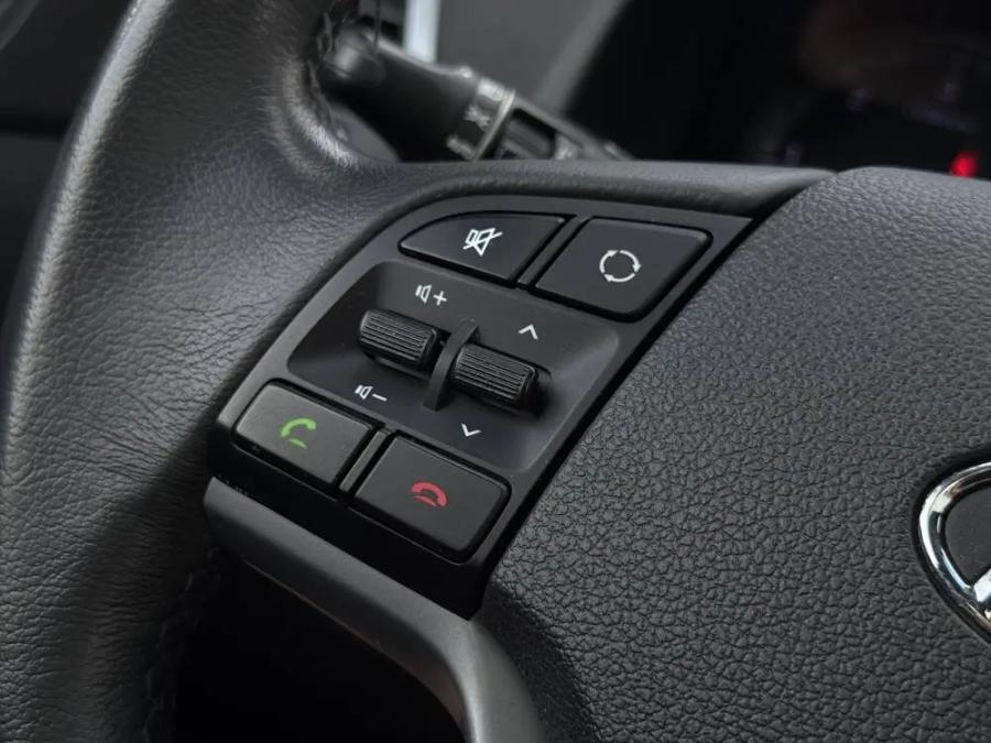 Pelēks Hyundai Tucson 2016 Jūrmala, ar dzinēja tilpumu 2.00 L un nobraukumu 229 tūkst. km par 11990 €, foto 29 vietnē AUTOMOTO.COM.LV