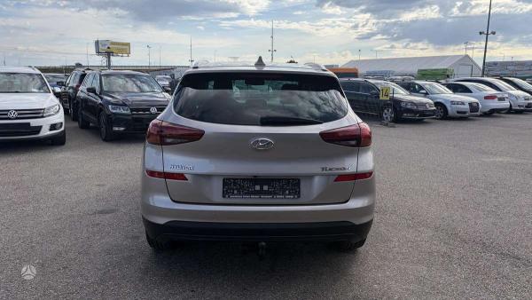 Pelēks Hyundai Tucson 2018 Marijampole, ar dzinēja tilpumu 1.60 L un nobraukumu 230 tūkst. km par 12750 €, foto 4 vietnē AUTOMOTO.COM.LV