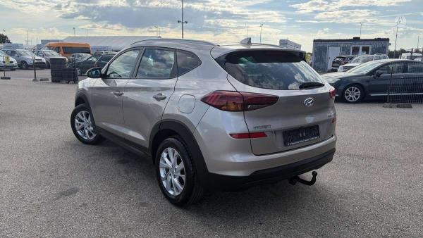 Pelēks Hyundai Tucson 2018 Marijampole, ar dzinēja tilpumu 1.60 L un nobraukumu 230 tūkst. km par 12750 €, foto 5 vietnē AUTOMOTO.COM.LV