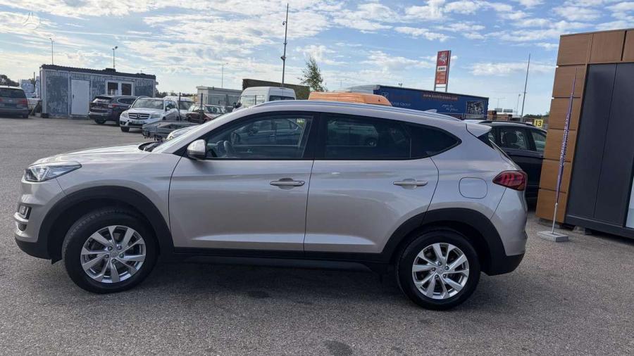 Grey Hyundai Tucson 2018 in Marijampole, with an engine capacity of 1.60 L and mileage of 230 thousand km for 12750 €, photo 7 on AUTOMOTO.COM.LV