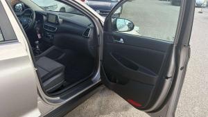 Grey Hyundai Tucson 2018 in Marijampole, with an engine capacity of 1.60 L and mileage of 230 thousand km for 12750 €, photo 16 on AUTOMOTO.COM.LV