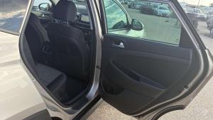 Grey Hyundai Tucson 2018 in Marijampole, with an engine capacity of 1.60 L and mileage of 230 thousand km for 12750 €, photo 17 on AUTOMOTO.COM.LV