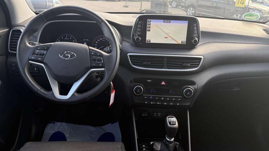 Grey Hyundai Tucson 2018 in Marijampole, with an engine capacity of 1.60 L and mileage of 230 thousand km for 12750 €, photo 19 on AUTOMOTO.COM.LV