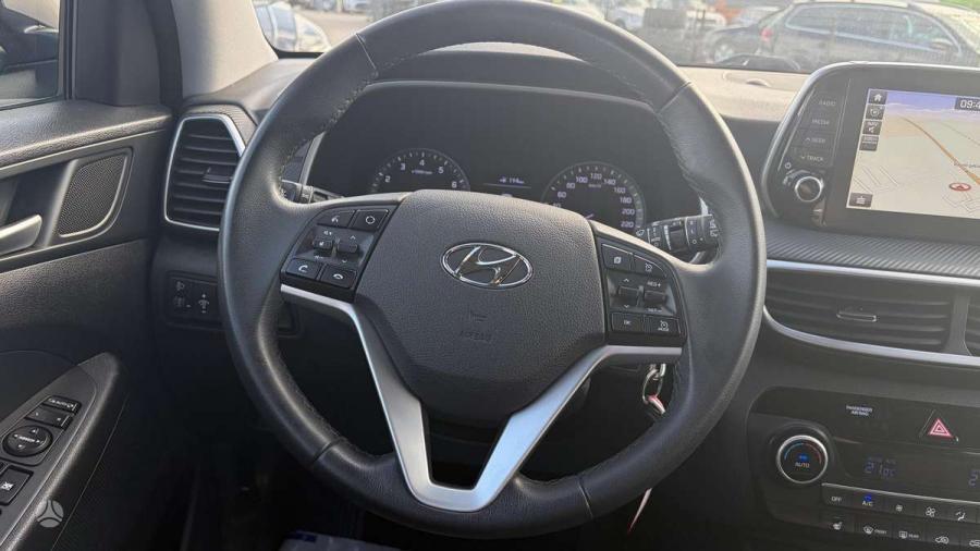 Grey Hyundai Tucson 2018 in Marijampole, with an engine capacity of 1.60 L and mileage of 230 thousand km for 12750 €, photo 20 on AUTOMOTO.COM.LV