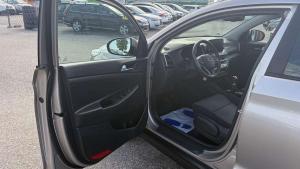 Grey Hyundai Tucson 2018 in Marijampole, with an engine capacity of 1.60 L and mileage of 230 thousand km for 12750 €, photo 29 on AUTOMOTO.COM.LV