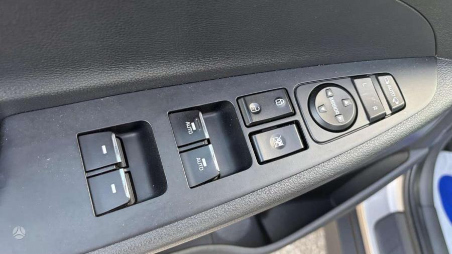 Grey Hyundai Tucson 2018 in Marijampole, with an engine capacity of 1.60 L and mileage of 230 thousand km for 12750 €, photo 30 on AUTOMOTO.COM.LV