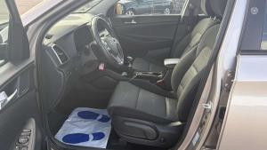 Grey Hyundai Tucson 2018 in Marijampole, with an engine capacity of 1.60 L and mileage of 230 thousand km for 12750 €, photo 31 on AUTOMOTO.COM.LV
