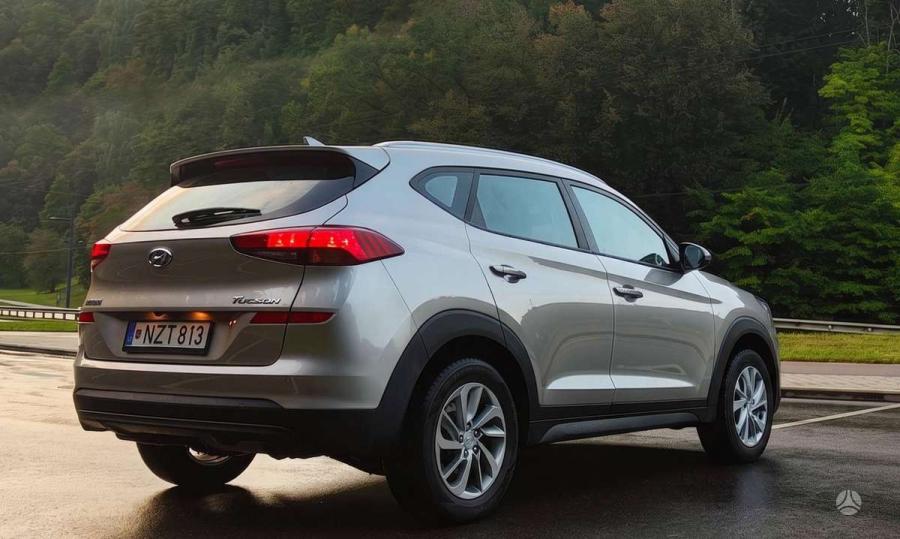 Grey Hyundai Tucson 2020 in Kaunas, with an engine capacity of 1.60 L and mileage of 107 thousand km for 14300 €, photo 4 on AUTOMOTO.COM.LV