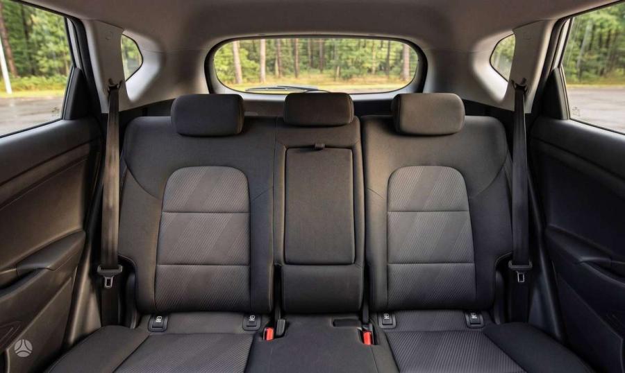 Grey Hyundai Tucson 2020 in Kaunas, with an engine capacity of 1.60 L and mileage of 107 thousand km for 14300 €, photo 8 on AUTOMOTO.COM.LV