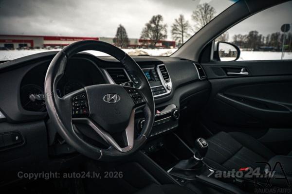 Pelēks Hyundai Tucson 2016 Rīga, ar dzinēja tilpumu 1.60 L un nobraukumu 78 tūkst. km par 11990 €, foto 11 vietnē AUTOMOTO.COM.LV