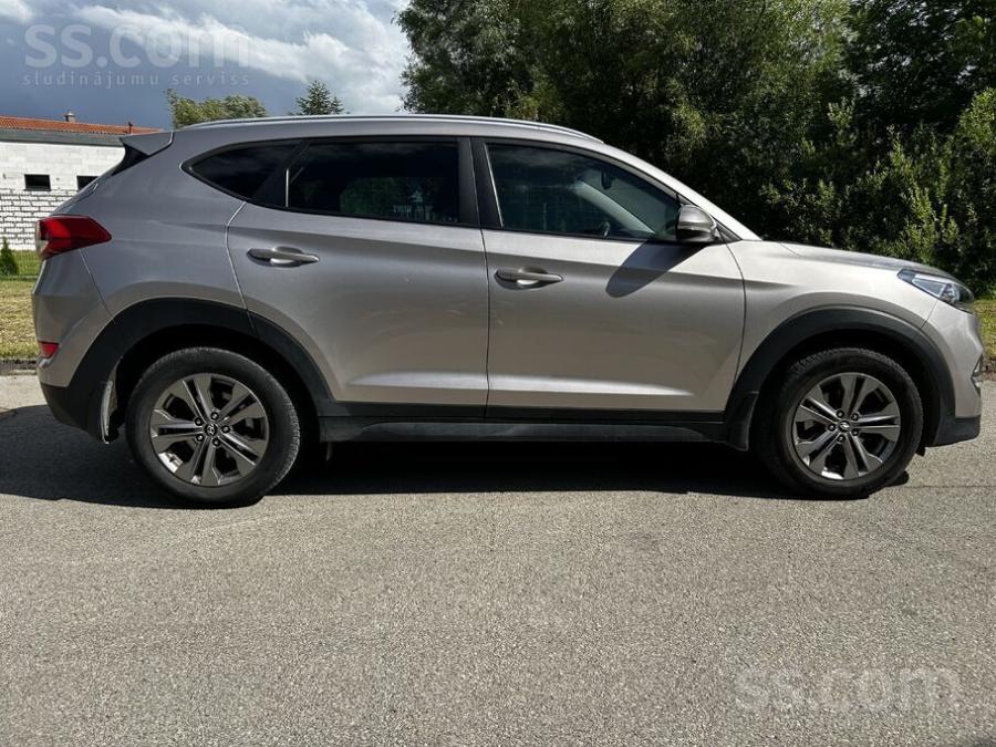 Pelēks Hyundai Tucson 2018 Rīga, ar dzinēja tilpumu 1.60 L un nobraukumu 142 tūkst. km par 14800 €, foto 1 vietnē AUTOMOTO.COM.LV