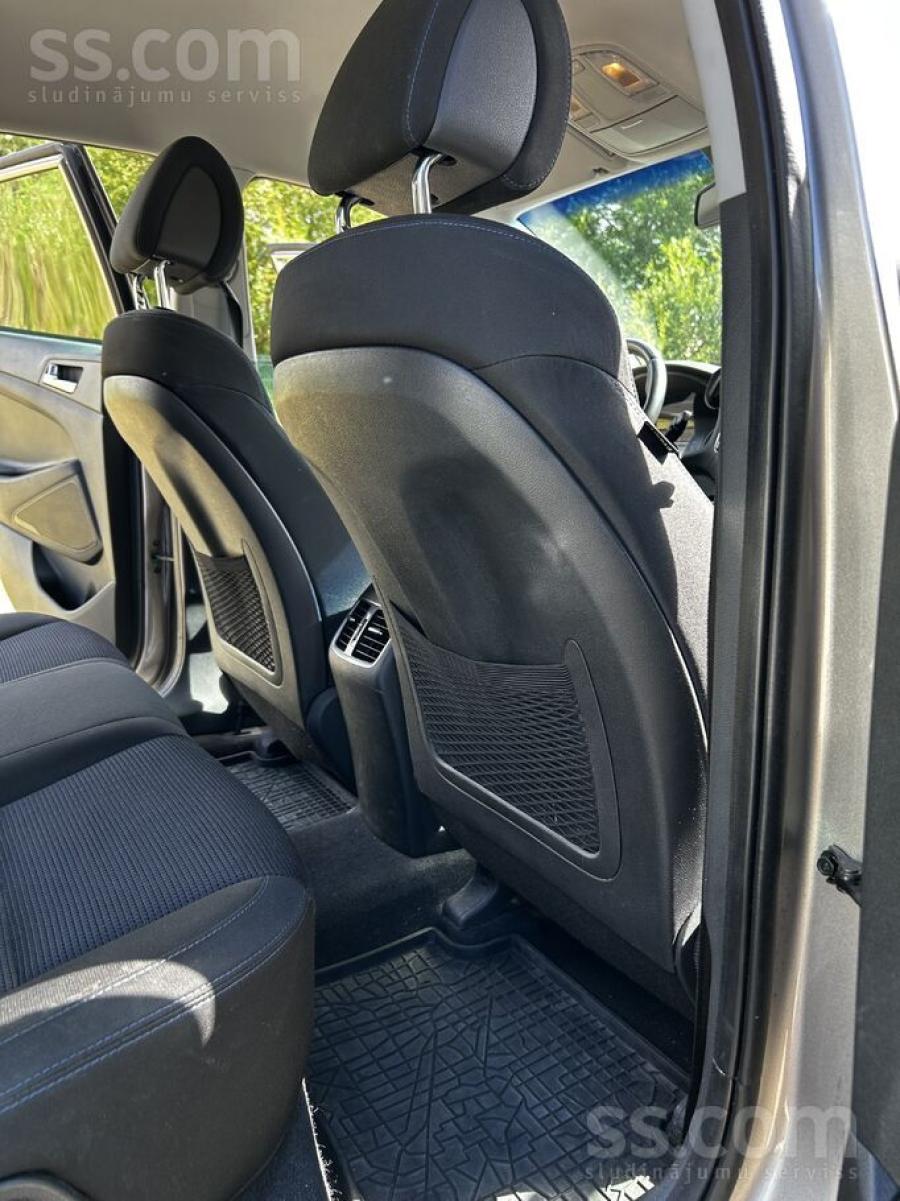 Pelēks Hyundai Tucson 2018 Rīga, ar dzinēja tilpumu 1.60 L un nobraukumu 142 tūkst. km par 14800 €, foto 13 vietnē AUTOMOTO.COM.LV