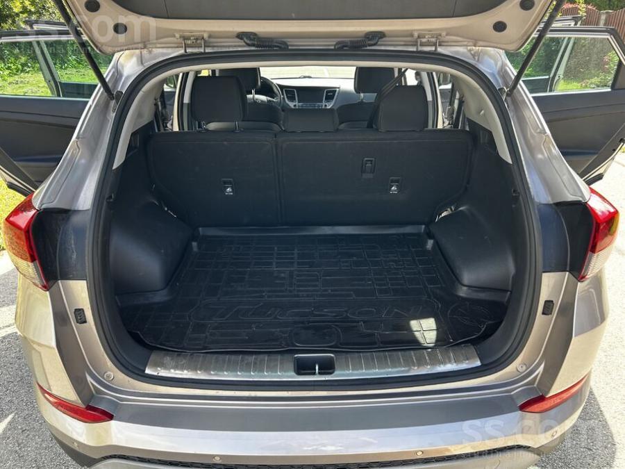 Pelēks Hyundai Tucson 2018 Rīga, ar dzinēja tilpumu 1.60 L un nobraukumu 142 tūkst. km par 14800 €, foto 16 vietnē AUTOMOTO.COM.LV