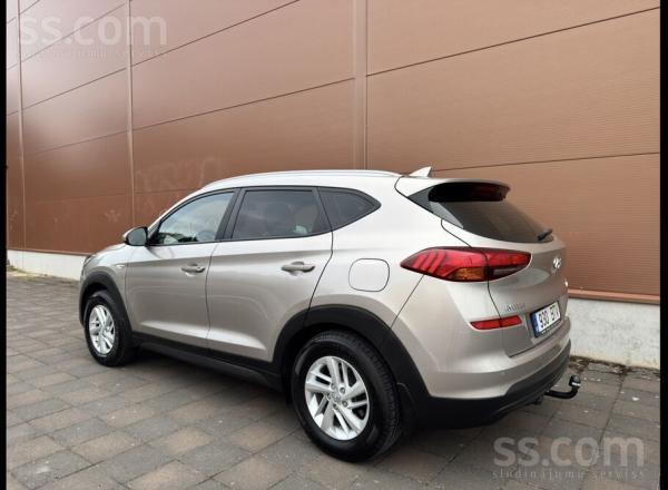Pelēks Hyundai Tucson 2019 Tallina, ar dzinēja tilpumu 1.60 L un nobraukumu 151 tūkst. km par 11990 €, foto 4 vietnē AUTOMOTO.COM.LV