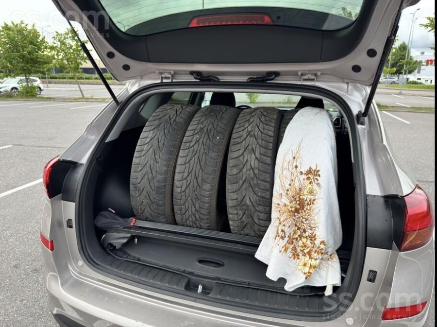 Pelēks Hyundai Tucson 2019 Tallina, ar dzinēja tilpumu 1.60 L un nobraukumu 151 tūkst. km par 11990 €, foto 15 vietnē AUTOMOTO.COM.LV