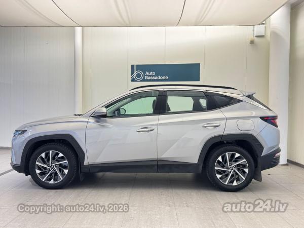 Grey Hyundai Tucson 2022 in Tallinn, with an engine capacity of 1.60 L and mileage of 71 thousand km for 18900 €, photo 3 on AUTOMOTO.COM.LV