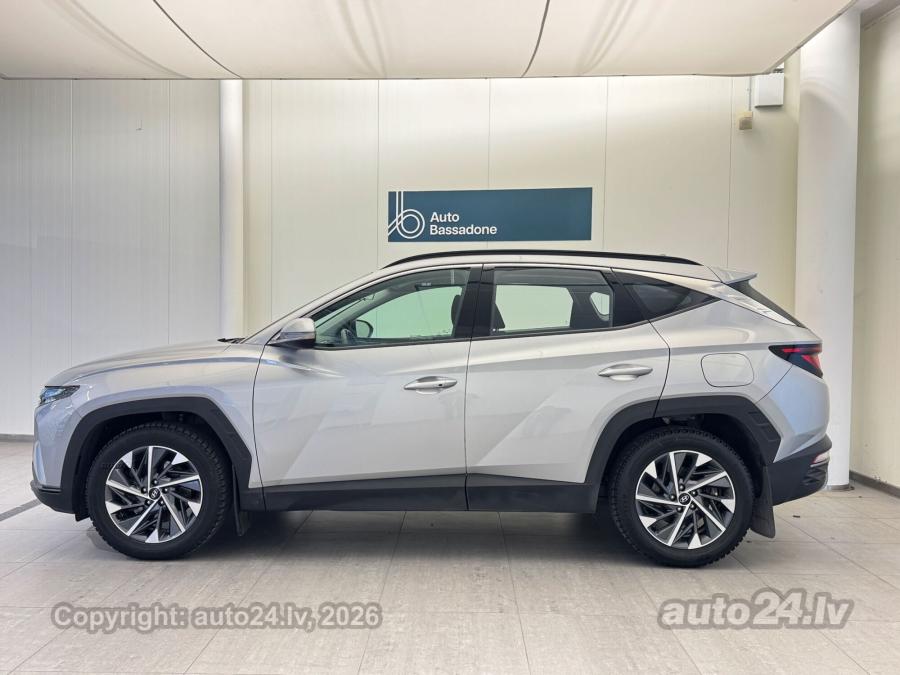 Grey Hyundai Tucson 2022 in Tallinn, with an engine capacity of 1.60 L and mileage of 71 thousand km for 18900 €, photo 4 on AUTOMOTO.COM.LV