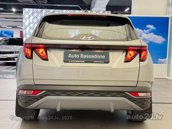 Grey Hyundai Tucson 2022 in Tallinn, with an engine capacity of 1.60 L and mileage of 71 thousand km for 18900 €, photo 5 on AUTOMOTO.COM.LV