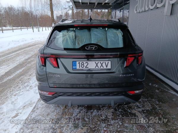 Grey Hyundai Tucson 2023 in Tallinn, with an engine capacity of 1.60 L and mileage of 28 thousand km for 23990 €, photo 4 on AUTOMOTO.COM.LV