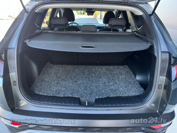 Pelēks Hyundai Tucson 2023 Kuresāre, ar dzinēja tilpumu 1.60 L un nobraukumu 34 tūkst. km par 27990 €, foto 7 vietnē AUTOMOTO.COM.LV