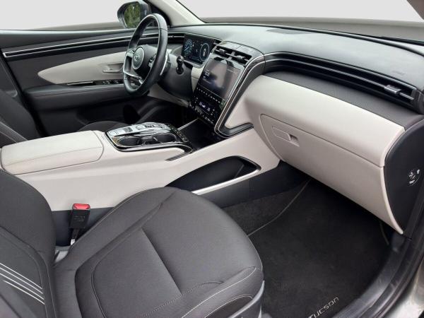 Grey Hyundai Tucson 2023 in Parnu, with an engine capacity of 1.00 L and mileage of 46 thousand km for 24900 €, photo 6 on AUTOMOTO.COM.LV