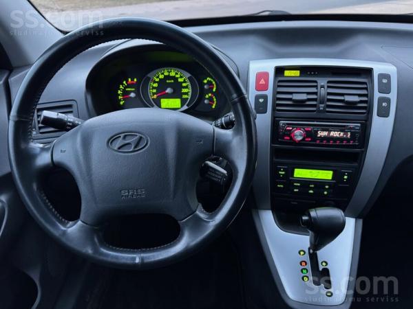 Hyundai Tucson 2008 Rīga, ar dzinēja tilpumu 2.00 L un nobraukumu 259 tūkst. km par 4200 €, foto 8 vietnē AUTOMOTO.COM.LV