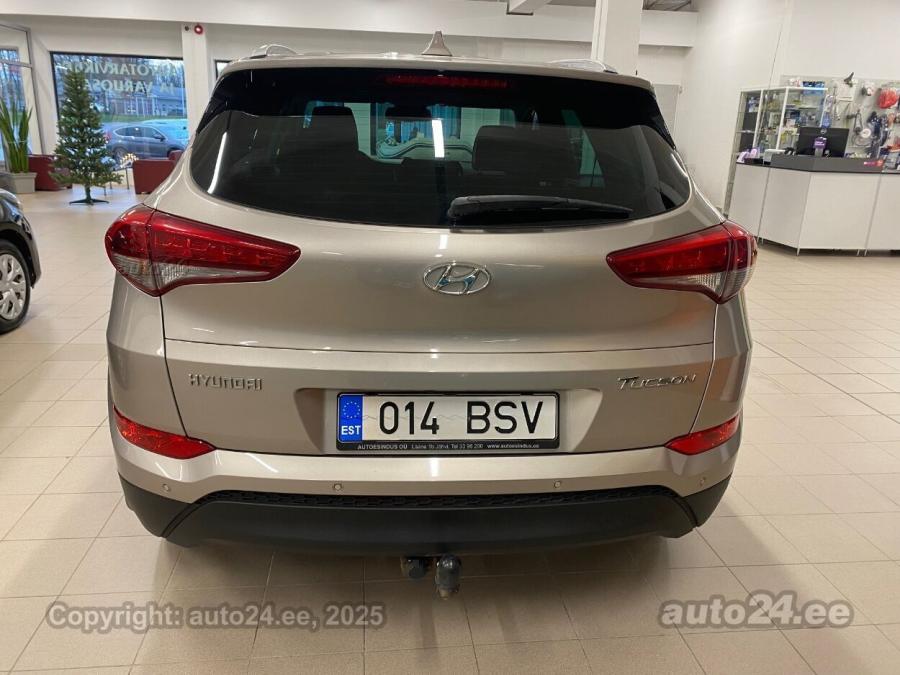 Hyundai Tucson 2017 in Johvi, with an engine capacity of 1.60 L and mileage of 104 thousand km for 12900 €, photo 4 on AUTOMOTO.COM.LV