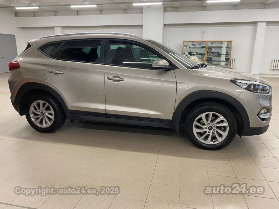 Hyundai Tucson 2017 in Johvi, with an engine capacity of 1.60 L and mileage of 104 thousand km for 12900 €, photo 6 on AUTOMOTO.COM.LV
