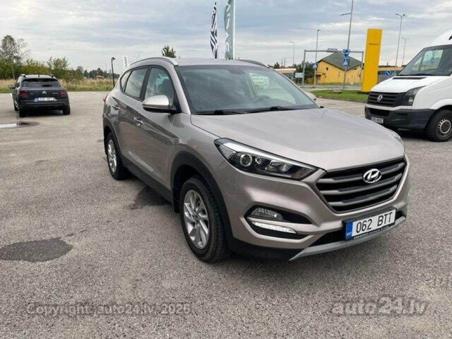 Hyundai Tucson 2017 in Narva, with an engine capacity of 1.60 L and mileage of 97 thousand km for 11300 €, photo 3 on AUTOMOTO.COM.LV