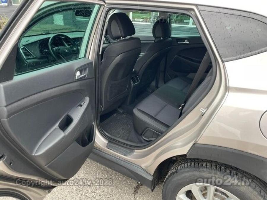 Hyundai Tucson 2017 in Narva, with an engine capacity of 1.60 L and mileage of 97 thousand km for 11300 €, photo 7 on AUTOMOTO.COM.LV