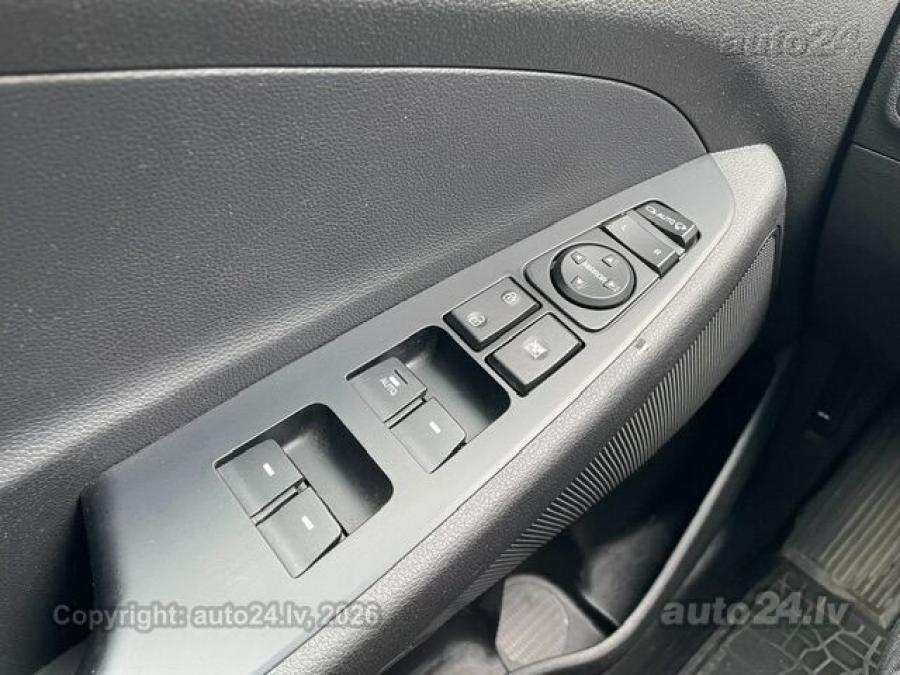 Hyundai Tucson 2017 in Narva, with an engine capacity of 1.60 L and mileage of 97 thousand km for 11300 €, photo 12 on AUTOMOTO.COM.LV