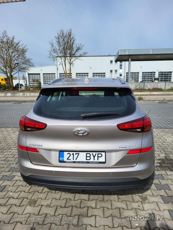 Hyundai Tucson 2018 in Narva, with an engine capacity of 1.60 L and mileage of 70 thousand km for 14000 €, photo 2 on AUTOMOTO.COM.LV