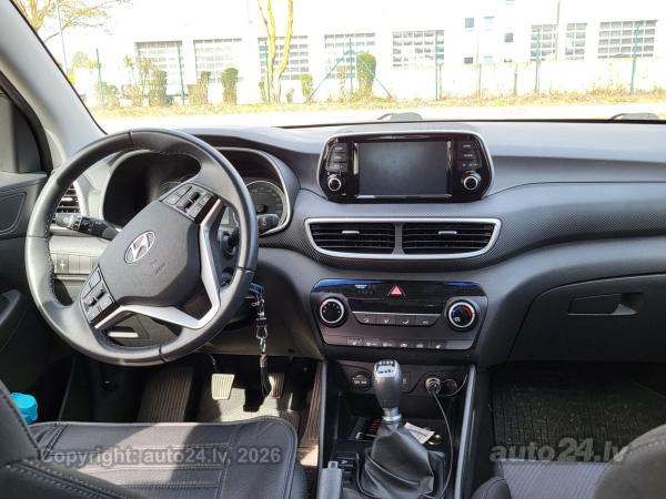Hyundai Tucson 2018 in Narva, with an engine capacity of 1.60 L and mileage of 70 thousand km for 14000 €, photo 5 on AUTOMOTO.COM.LV