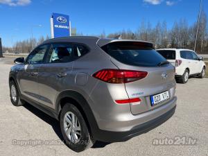 Hyundai Tucson 2019 in Tartu, with an engine capacity of 1.60 L and mileage of 127 thousand km for 12900 €, photo 6 on AUTOMOTO.COM.LV