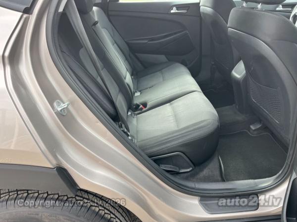 Hyundai Tucson 2019 in Tartu, with an engine capacity of 1.60 L and mileage of 127 thousand km for 12900 €, photo 7 on AUTOMOTO.COM.LV