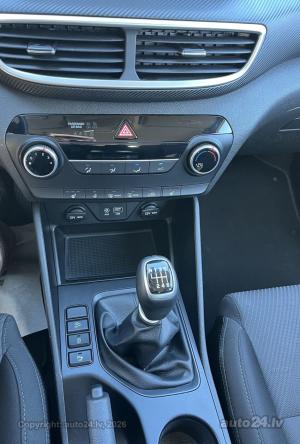 Hyundai Tucson 2019 in Tartu, with an engine capacity of 1.60 L and mileage of 127 thousand km for 12900 €, photo 14 on AUTOMOTO.COM.LV