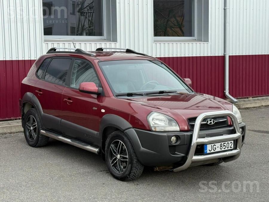 Sarkans Hyundai Tucson 2004 Rīga, ar dzinēja tilpumu 2.00 L un nobraukumu 185 tūkst. km par 2590 €, foto 1 vietnē AUTOMOTO.COM.LV