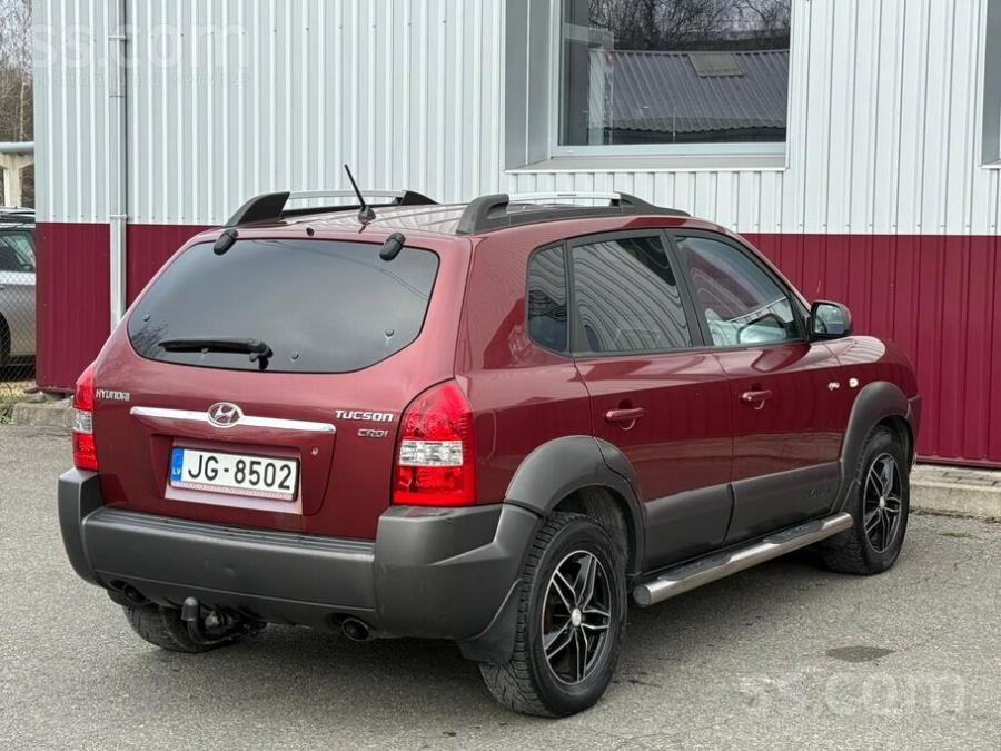 Sarkans Hyundai Tucson 2004 Rīga, ar dzinēja tilpumu 2.00 L un nobraukumu 185 tūkst. km par 2590 €, foto 5 vietnē AUTOMOTO.COM.LV