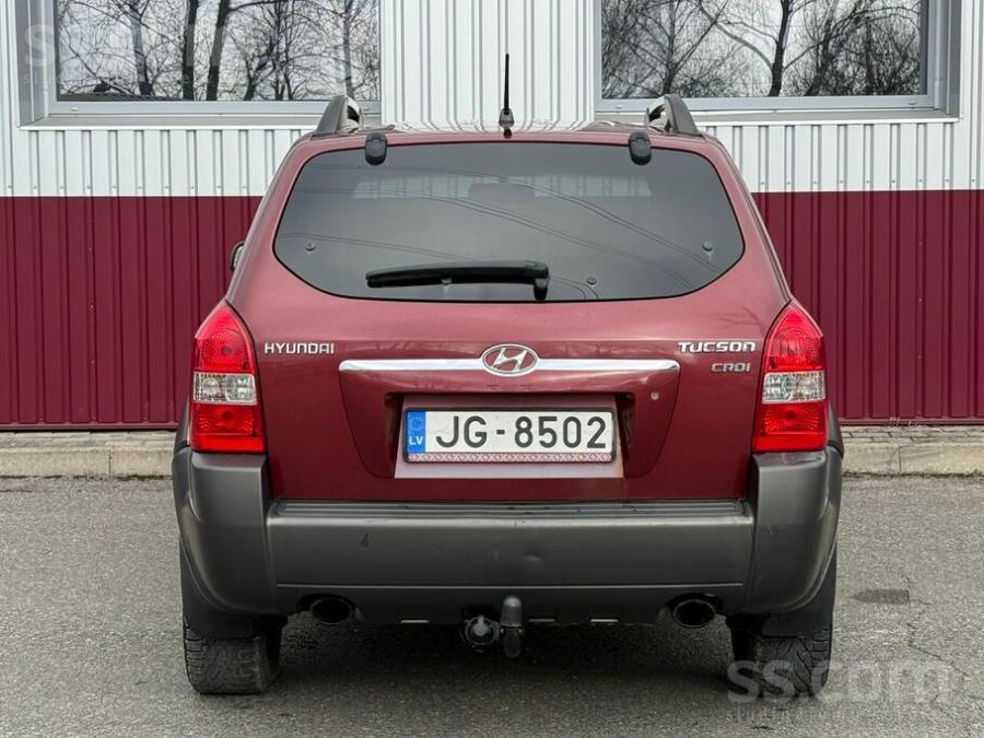 Sarkans Hyundai Tucson 2004 Rīga, ar dzinēja tilpumu 2.00 L un nobraukumu 185 tūkst. km par 2590 €, foto 7 vietnē AUTOMOTO.COM.LV