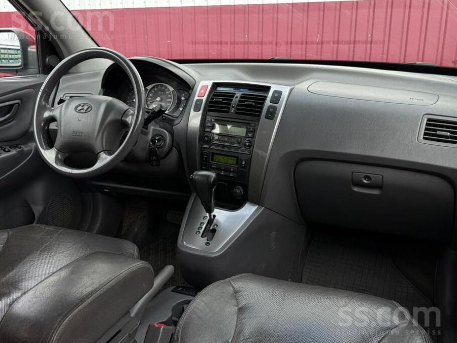 Sarkans Hyundai Tucson 2004 Rīga, ar dzinēja tilpumu 2.00 L un nobraukumu 185 tūkst. km par 2590 €, foto 8 vietnē AUTOMOTO.COM.LV