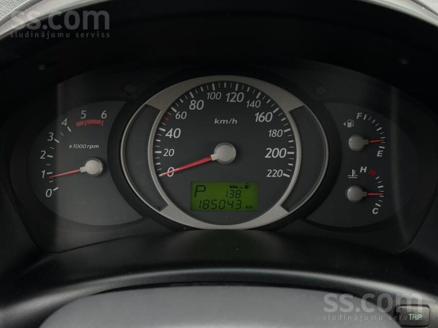 Sarkans Hyundai Tucson 2004 Rīga, ar dzinēja tilpumu 2.00 L un nobraukumu 185 tūkst. km par 2590 €, foto 11 vietnē AUTOMOTO.COM.LV