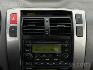 Sarkans Hyundai Tucson 2004 Rīga, ar dzinēja tilpumu 2.00 L un nobraukumu 185 tūkst. km par 2590 €, foto 15 vietnē AUTOMOTO.COM.LV