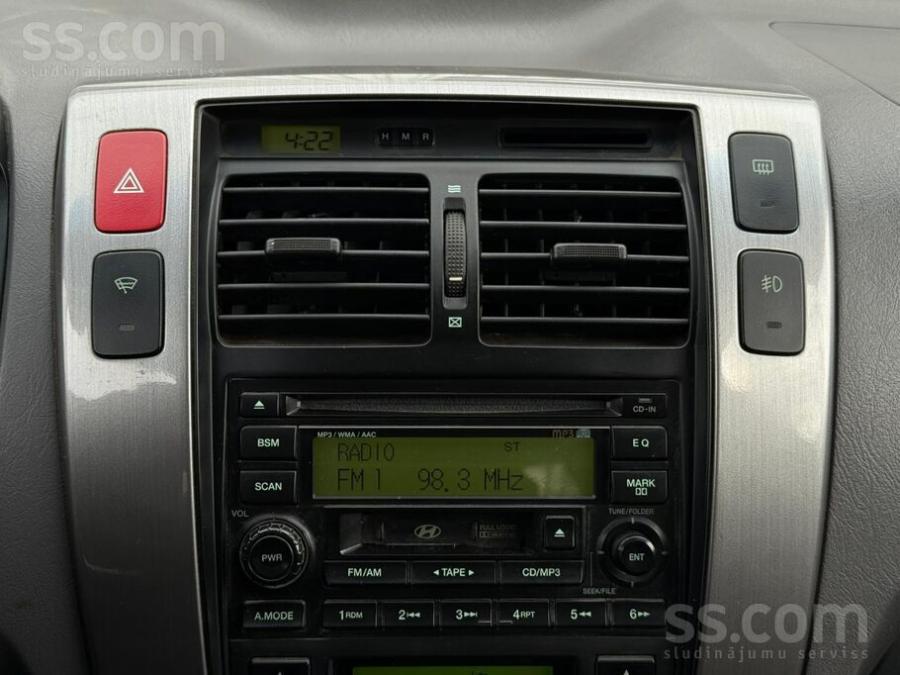 Sarkans Hyundai Tucson 2004 Rīga, ar dzinēja tilpumu 2.00 L un nobraukumu 185 tūkst. km par 2590 €, foto 15 vietnē AUTOMOTO.COM.LV