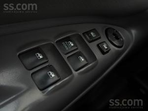Sarkans Hyundai Tucson 2004 Rīga, ar dzinēja tilpumu 2.00 L un nobraukumu 185 tūkst. km par 2590 €, foto 17 vietnē AUTOMOTO.COM.LV