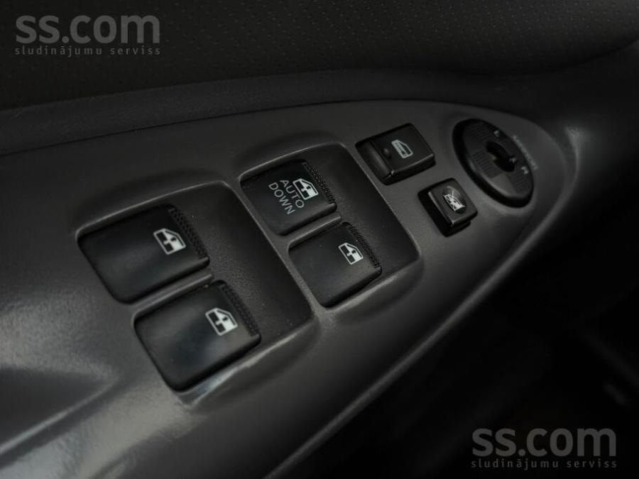 Sarkans Hyundai Tucson 2004 Rīga, ar dzinēja tilpumu 2.00 L un nobraukumu 185 tūkst. km par 2590 €, foto 17 vietnē AUTOMOTO.COM.LV