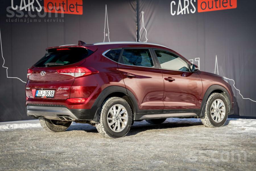 Red Hyundai Tucson 2015 in Riga, with an engine capacity of 2.00 L and mileage of 227 thousand km for 12990 €, photo 6 on AUTOMOTO.COM.LV