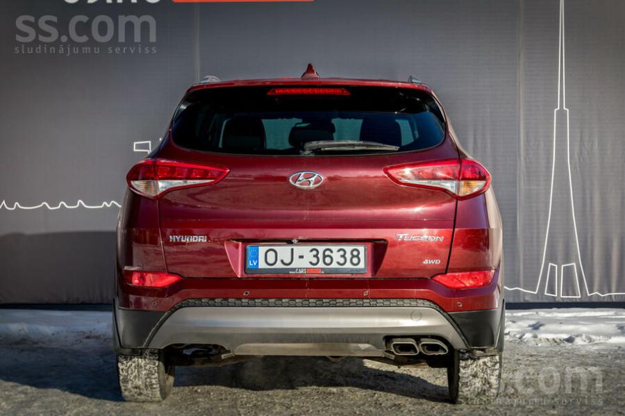 Red Hyundai Tucson 2015 in Riga, with an engine capacity of 2.00 L and mileage of 227 thousand km for 12990 €, photo 7 on AUTOMOTO.COM.LV