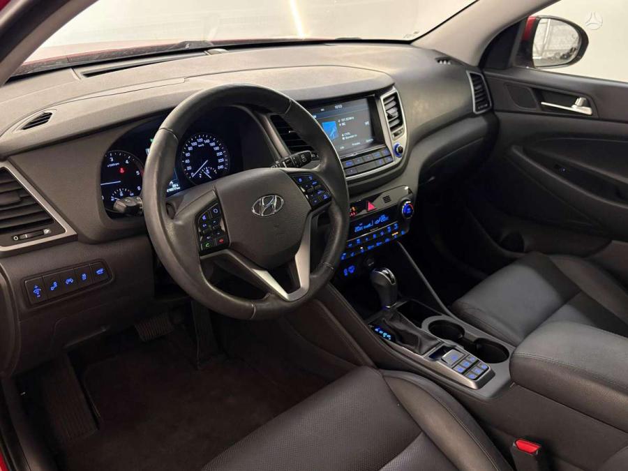 Sarkans Hyundai Tucson 2015 Marijampole, ar dzinēja tilpumu 2.00 L un nobraukumu 219 tūkst. km par 11900 €, foto 3 vietnē AUTOMOTO.COM.LV