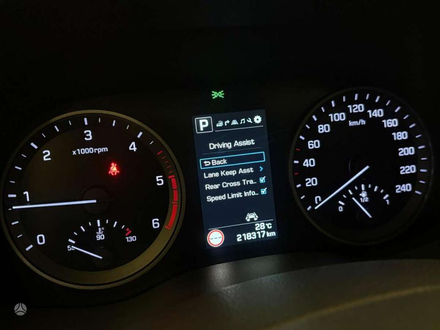 Sarkans Hyundai Tucson 2015 Marijampole, ar dzinēja tilpumu 2.00 L un nobraukumu 219 tūkst. km par 11900 €, foto 7 vietnē AUTOMOTO.COM.LV